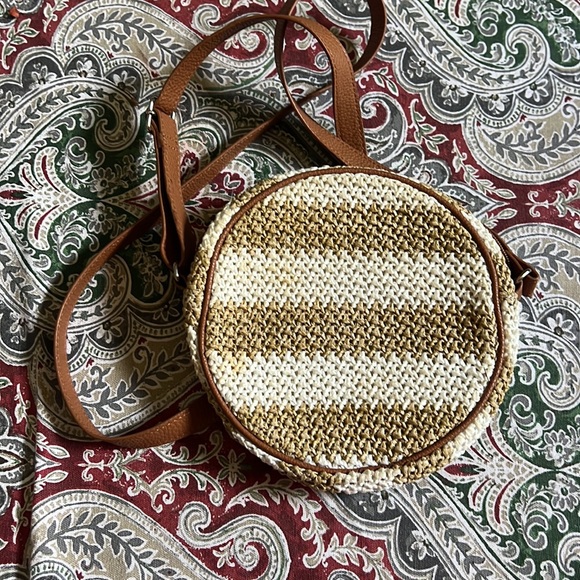 Universal Thread | Bags | Cute Round Straw Crossbody Purse | Poshmark
